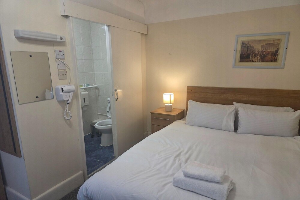 Belvilla Russel Court Hotel | Standard Double - Bournemouth | Stayz