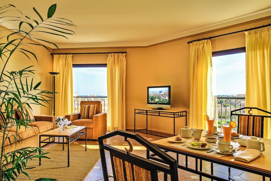 Sophisticated Retreat With Outdoor Swimming Pool Close To El Dahar Square - Ägypten