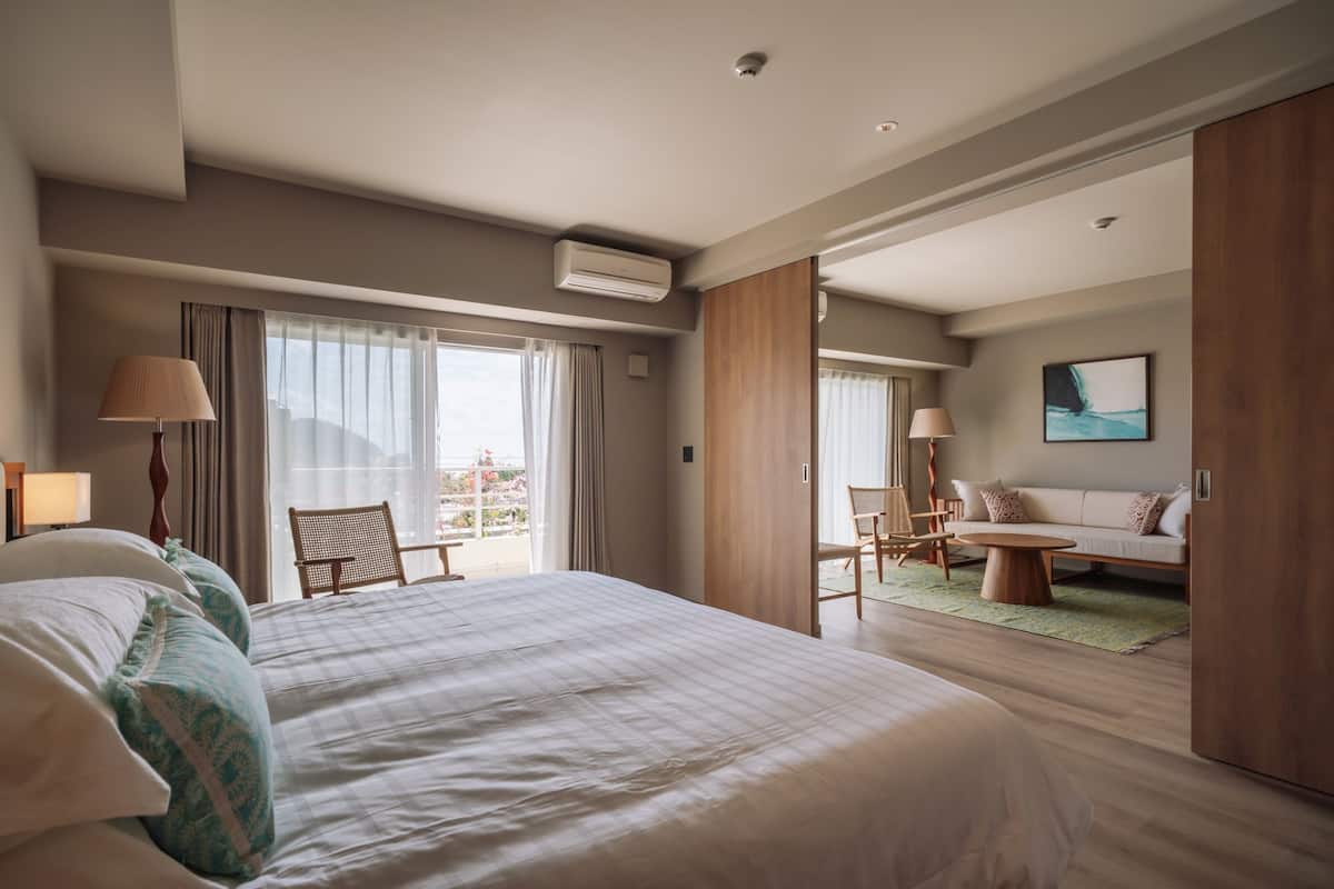 Suite, varanda (1 King bed & 1 Rollaway bed) | Wi-fi grátis