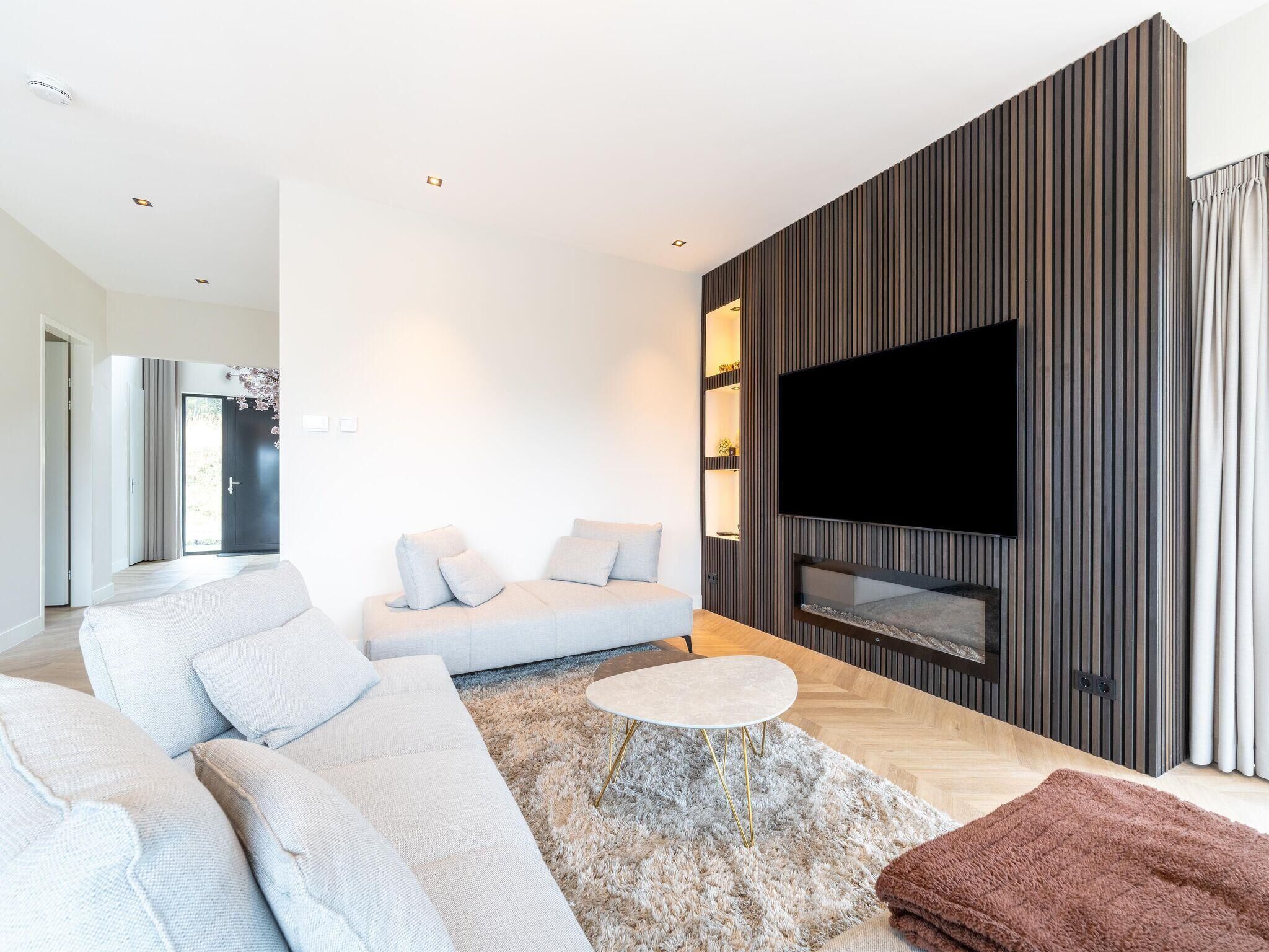 Beleef Ultieme Luxe In Deze Villa Met Privé Zwembad, Jacuzzi, Sauna En Terras Aan Het Water. De Ideale Plek Voor Totale Ontspanning! - Lelystad