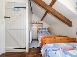 3 quartos, individualmente decorados, individualmente mobiliados