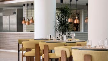 Pequeno-almoço tipo buffet diário incluído