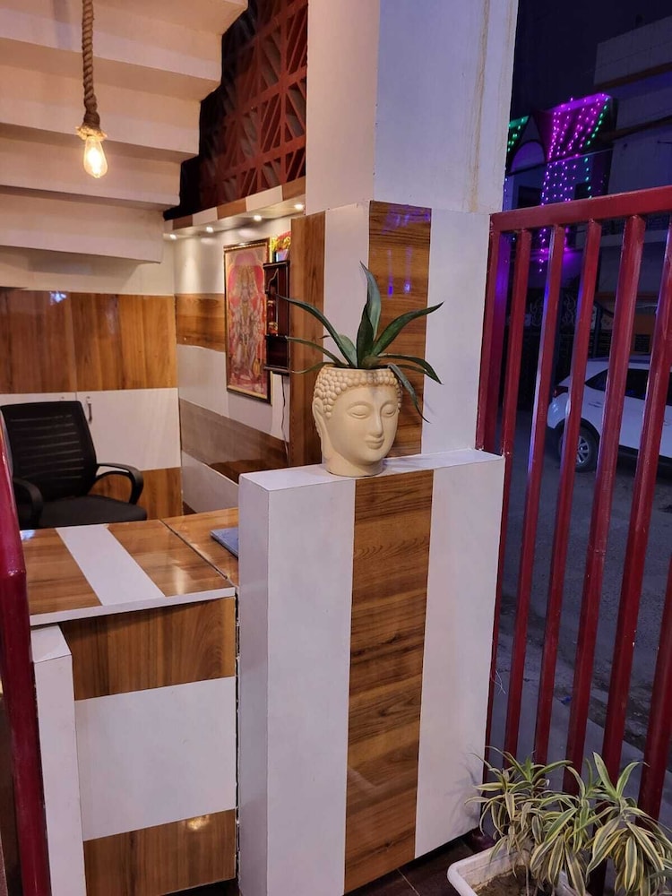 Majestic Manor - Gorakhpur