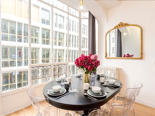 Apartamento, Vista para a cidade | Sala de estar