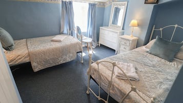 3 quartos, com decoração personalizada, com mobília individualizada