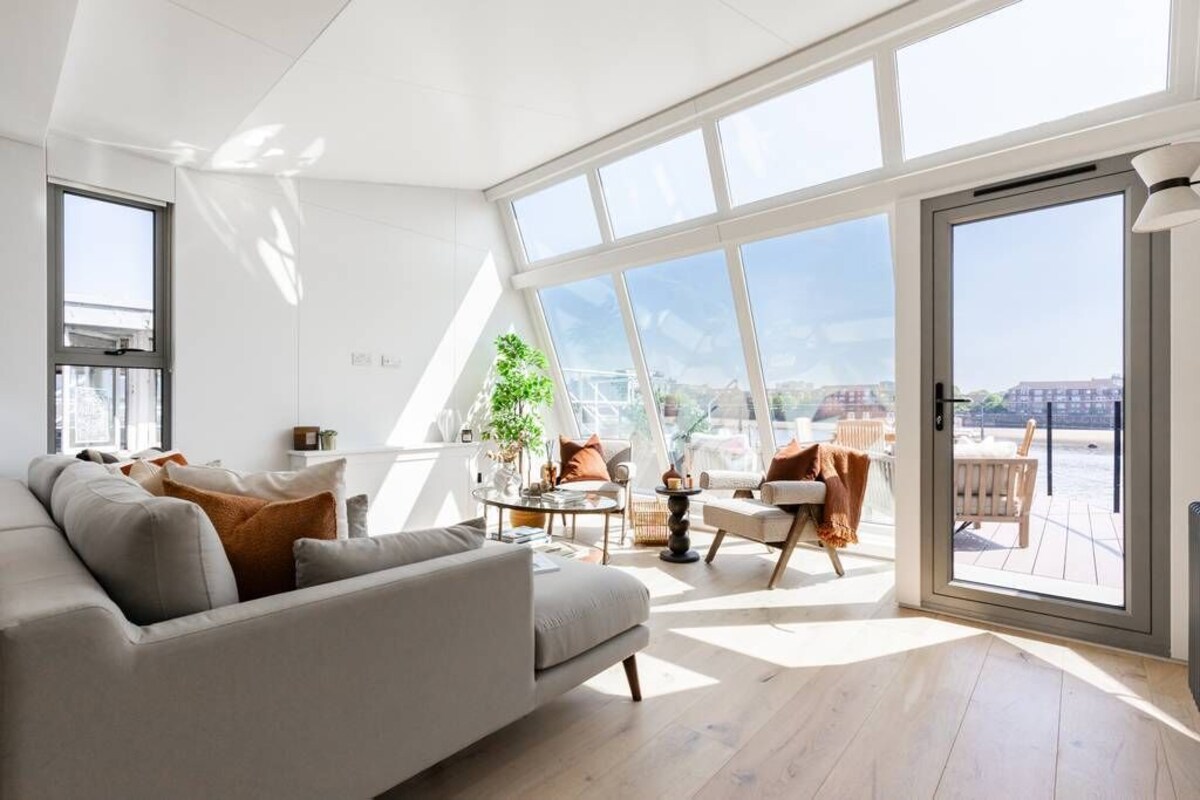 Cheyne Walk Houseboat by Onefinestay Reviews, Deals & Photos 2026 - Expedia