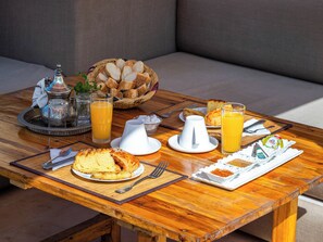 Pequeno-almoço inspirado na cozinha local diário incluído