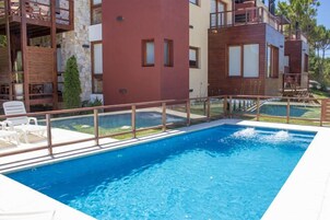 Piscina exterior sazonal 