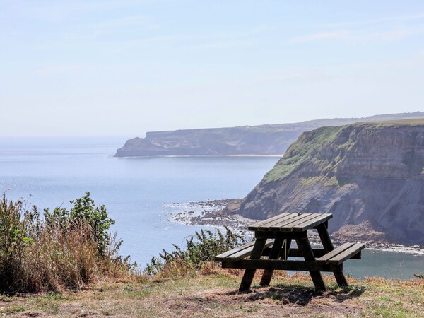 4 Cliff Cottages - Staithes