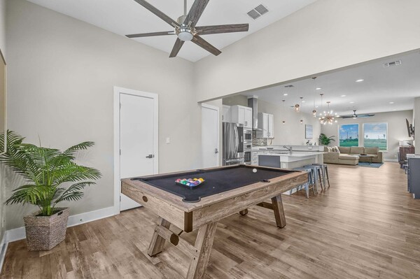 Waterfront Condo With Rooftop + Pool + Boat Slips - North Padre Island, TX