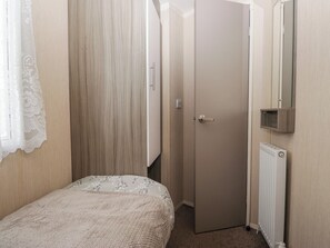 3 quartos, individualmente decorados, individualmente mobiliados