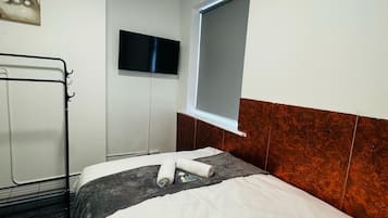 Quarto Duplo Básico | Ferro/tábua de engomar, Wi-fi grátis