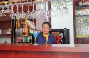 Bar à beira da piscina