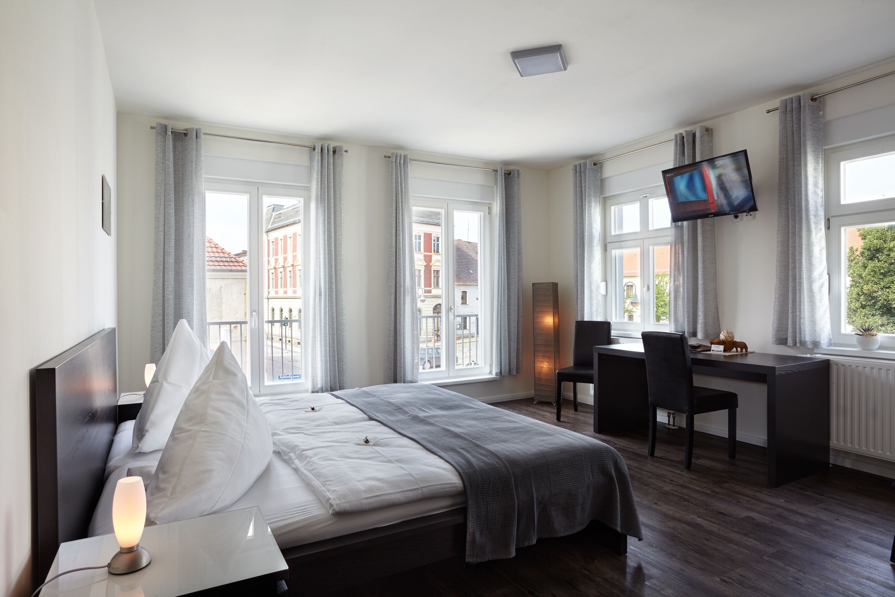 Quarto Clássico com Cama de Casal, Vista para a cidade | Comodidade do quarto