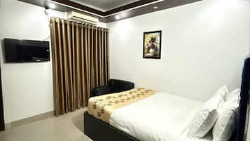 Quarto Duplo Deluxe, varanda | Secretária, Wi-fi grátis