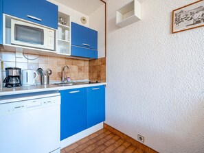 Studio for 4 with Wi-Fi and sea view Reviews, Deals & Photos 2026 - Expedia