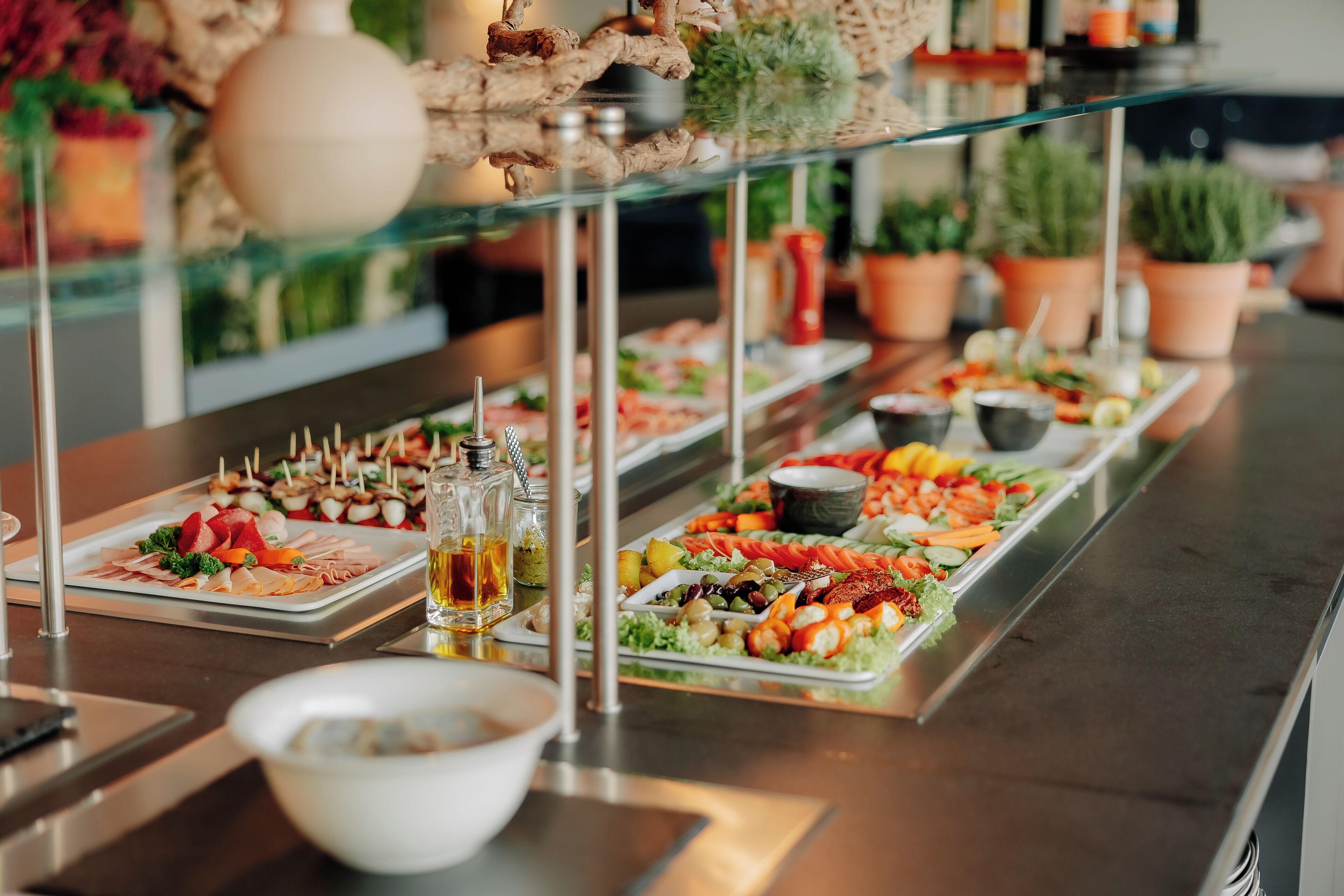Café da manhã com buffet grátis todos os dias