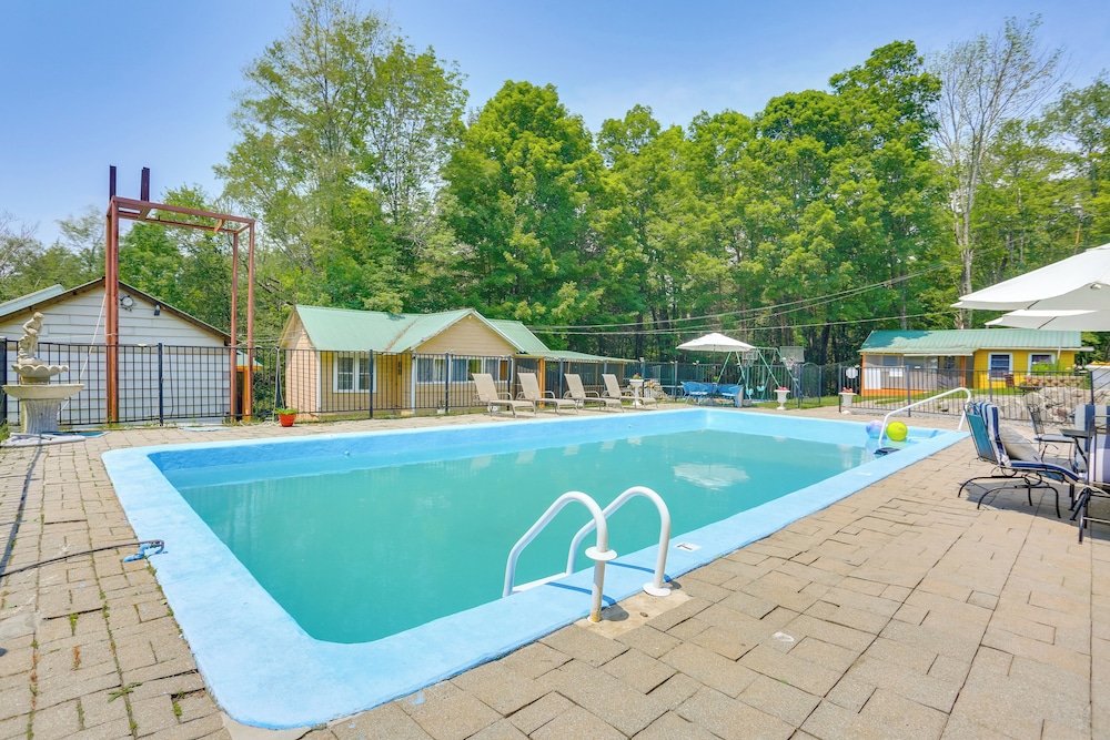 5 Mi To Swinging Bridge Reservoir: Cabin W/ Pool! - Bethel, NY