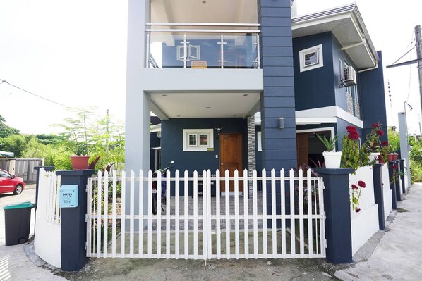 Quarto, 1 quarto, terraço, vista para o jardim | Fachada