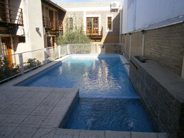 Piscina externa sazonal