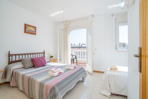 Terrace Apartment Near The Beach - Ampuriabrava