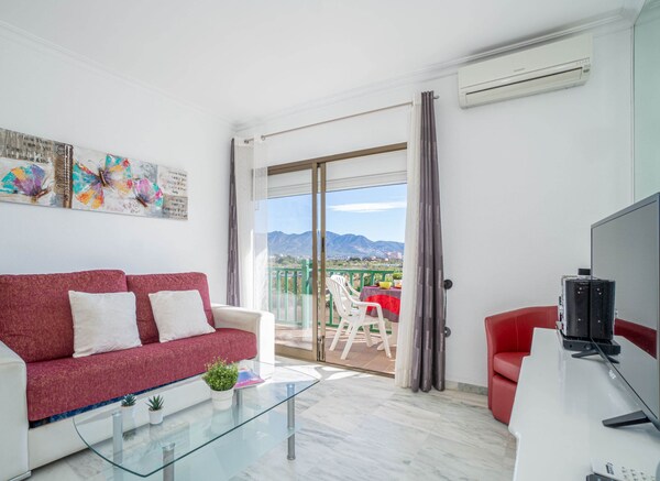 Sea & Mountain View Apartment - Empuriabrava