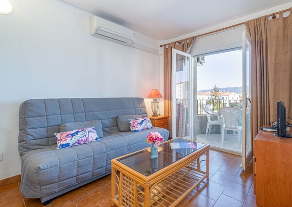 Apartment In Empuriabrava With Canal View - Empuriabrava
