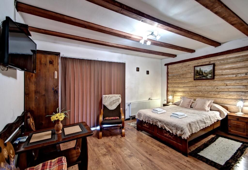 Double Room with Balcony | Cortinas blackout, ferros/tábuas de passar roupa, Wi-Fi de cortesia