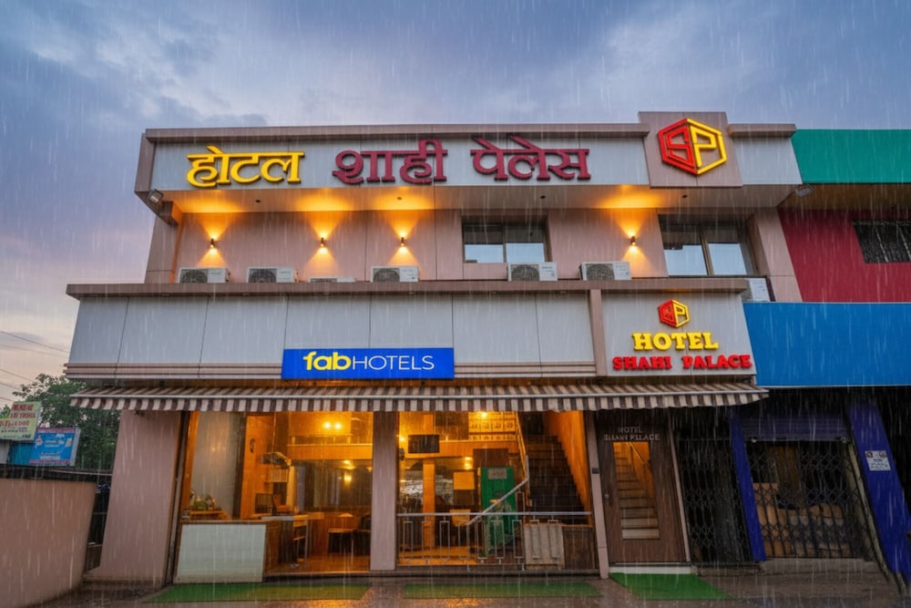 Fabhotel Shahi Palace - Mumbaj