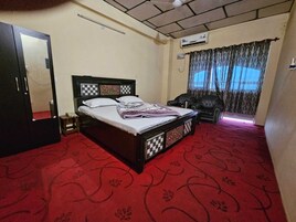 Quarto casal luxo, vista para a colina | Wi-Fi de cortesia