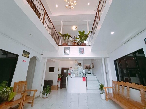 Luna Oslob Travellers Inn - Oslob