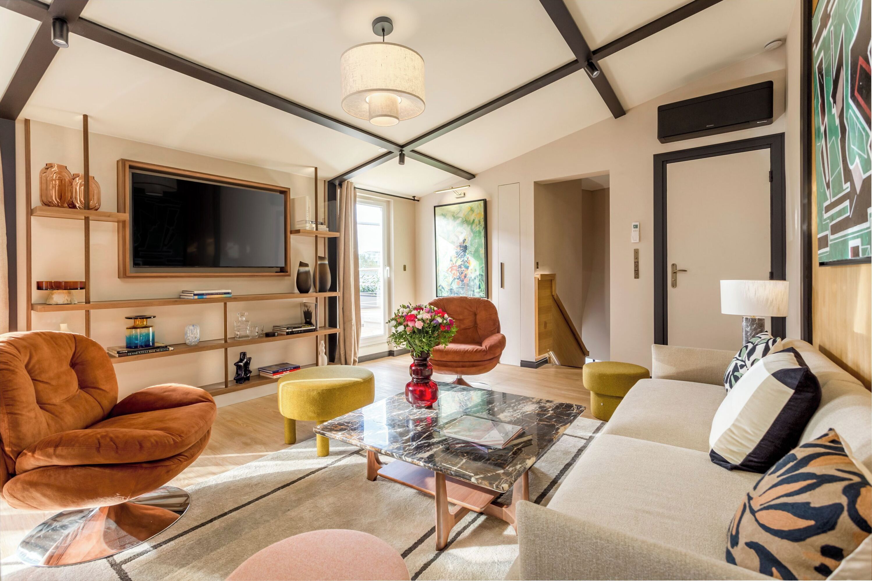 Apartamento, Vista para a cidade | Sala de estar | Escritórios 