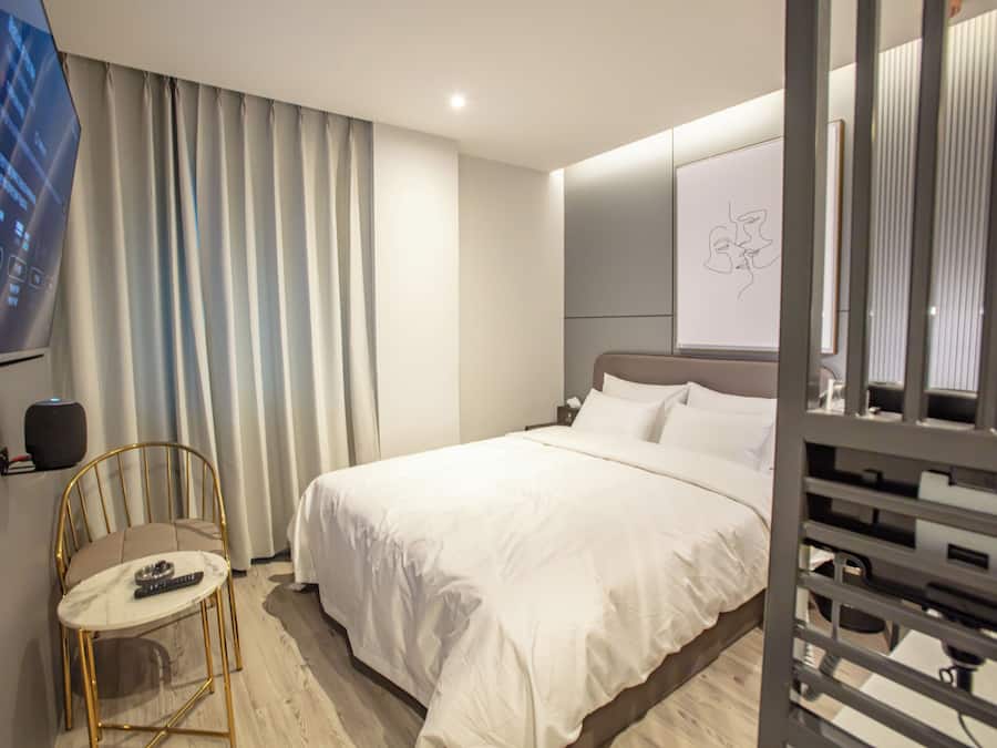 Escrivaninha, acesso grátis à internet com fio