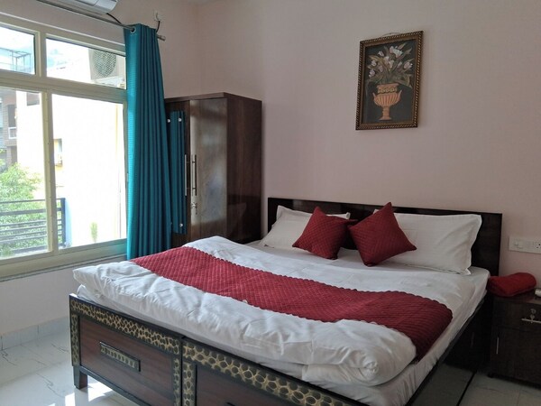 Himalayan Wellness Retreats - Rishikesh