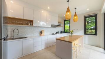 Villa Básica, pátio, vista para o jardim | Cozinha privada