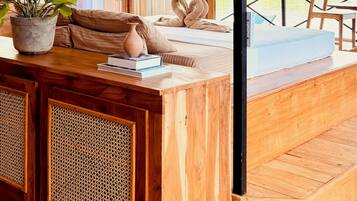 Quarto Duplo Deluxe, vista para o lago | Wi-fi grátis, roupa de cama fornecida