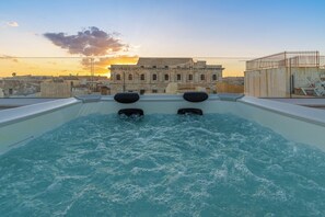 Banheira de hidromassagem