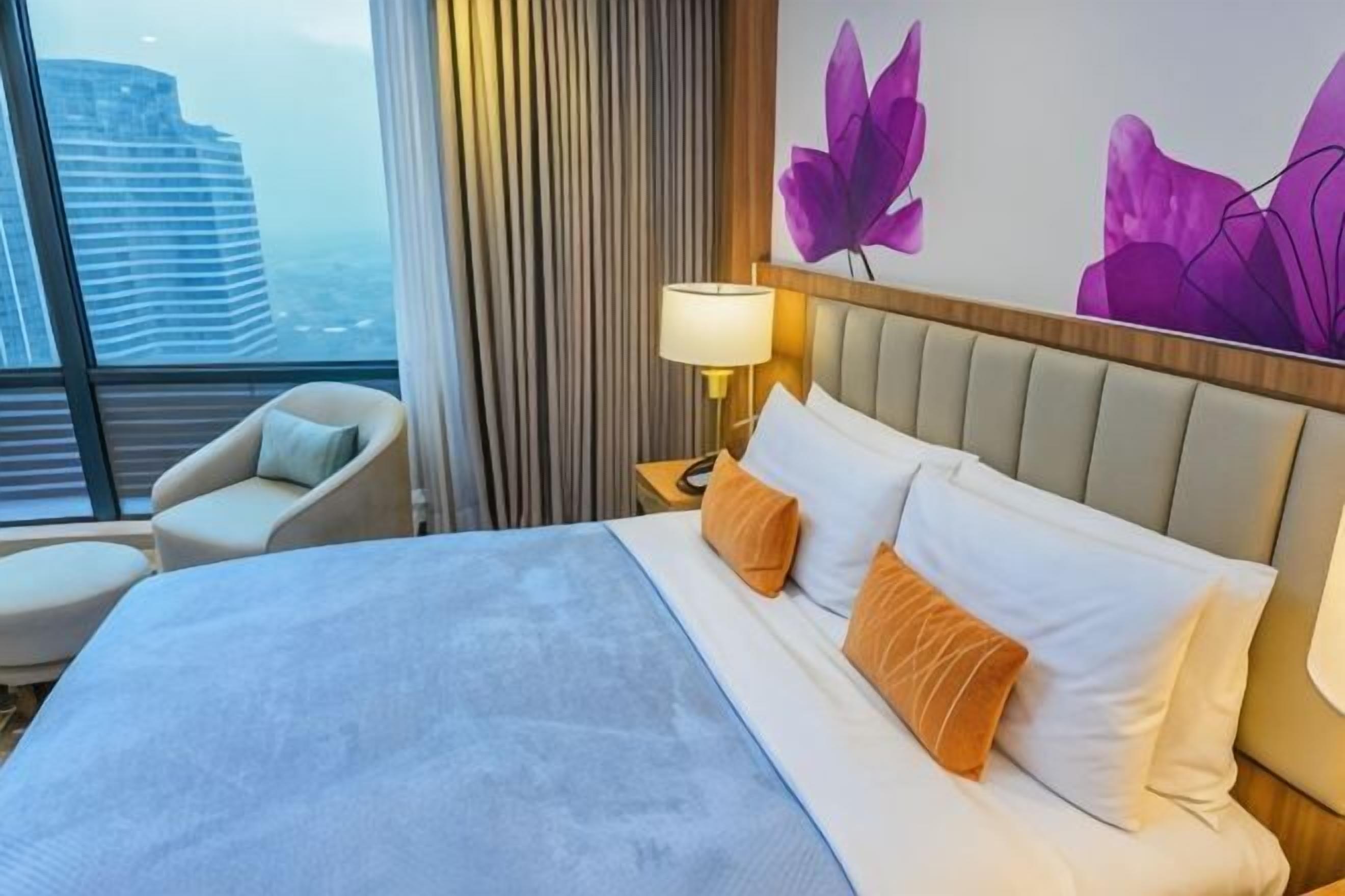 Cofre no quarto, secretária 