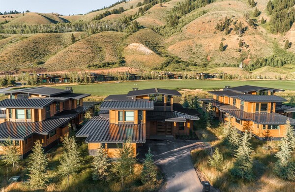 The Cabins At Snake River Sporting Club - Teton County, WY