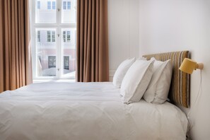 Apartamento superior, vista para a cidade | Ferros/tábuas de passar roupa, Wi-Fi de cortesia