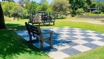 Apartamento, 2 quartos, fumadores, varanda | Terrenos do alojamento