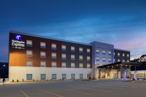Holiday Inn Express And Suites Huntsville Northeast By Ihg - Huntsville, AL