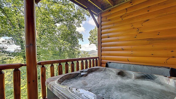 1 Bedroom Cabin w/ Pool Table & Hot Tub Reviews, Deals & Photos 2026 ...