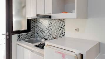 Apartamento standard | Cozinha privada | Talheres/pratos/utensílios de cozinha