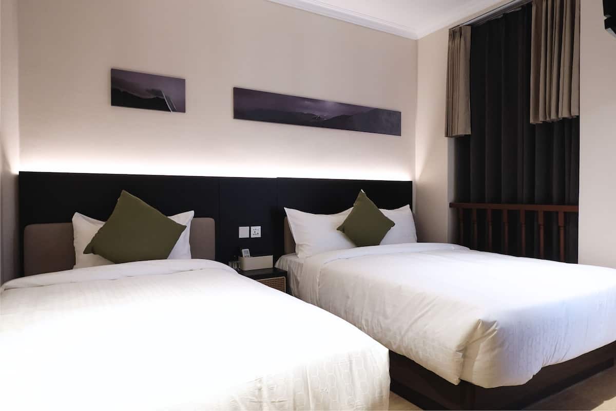 Deluxe Triple , Window | Escrivaninha, espaço de trabalho para notebook, Wi-Fi de cortesia