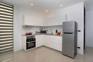 Villa Familiar, 4 quartos, piscina privativa, vista para a piscina | Cozinha privada | Uma chaleira elétrica