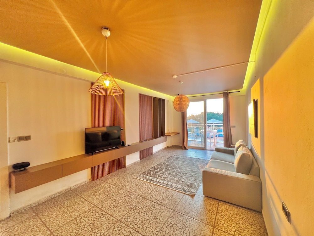 Faralya Tuz Suit - Çeşme