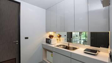 Villa Design, 4 quartos, piscina privativa, vista para o jardim | Kitchenette privada | Uma chaleira elétrica