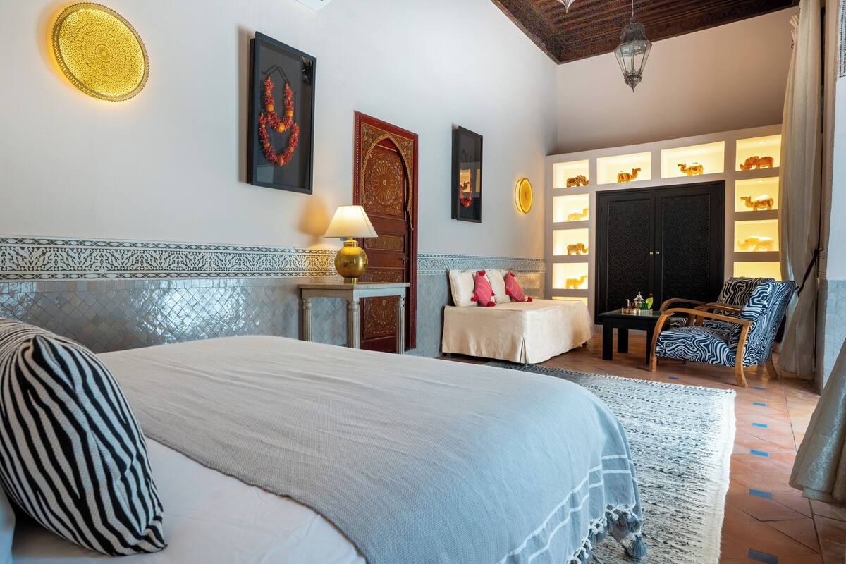 Suíte superluxo, varanda, vista para o jardim | Cofres nos quartos, ferros/tábuas de passar roupa, Wi-Fi de cortesia