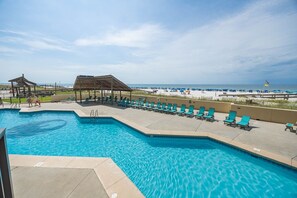 Apartamento em Condomínio Fechado, 2 quartos | Piscina | Piscina exterior